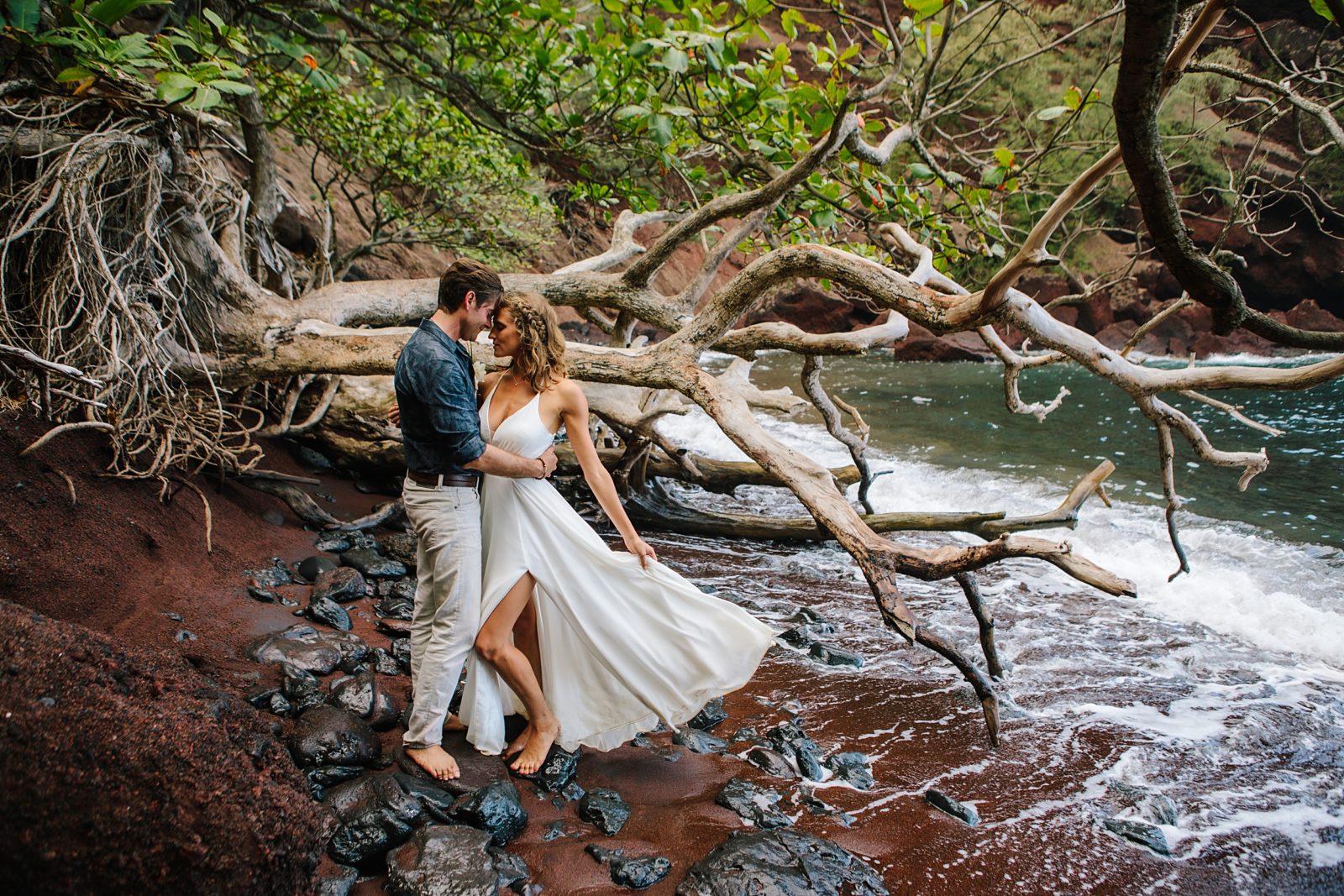 How to Elope to Hawaii | Your Complete Elopement Guide to Oahu, Maui ...