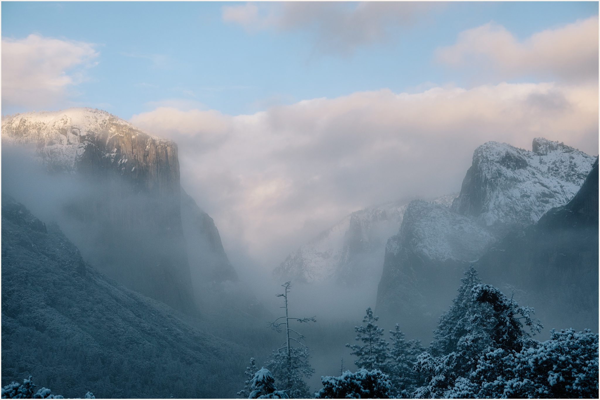 Yosemite Adventure Elopement: Kayaking & Paddleboarding in Yosemite ...